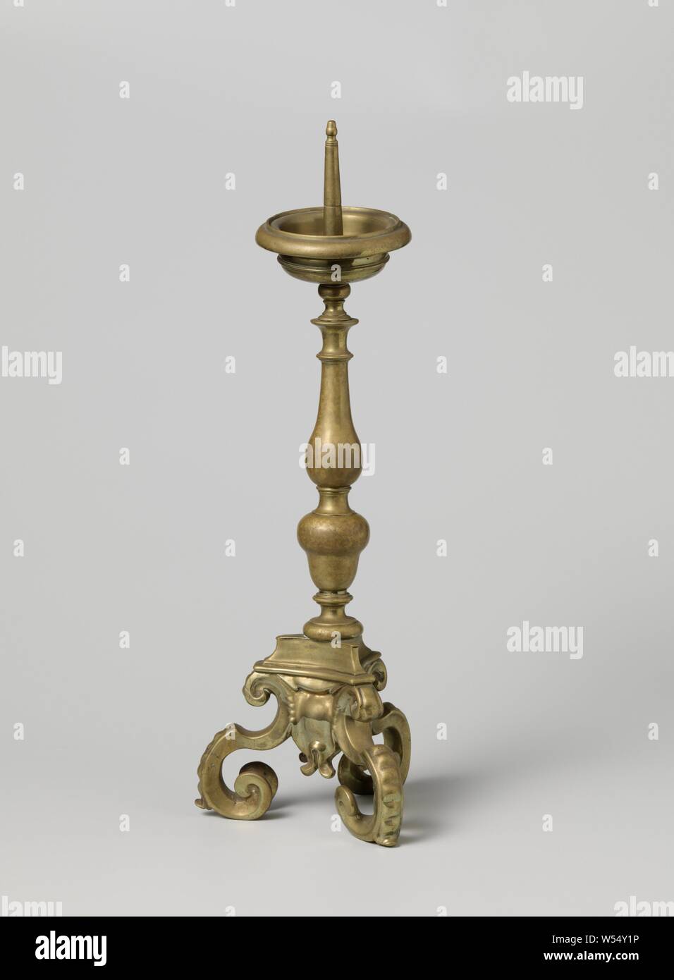Candlestick slightly higher hi-res stock photography and images - Alamy