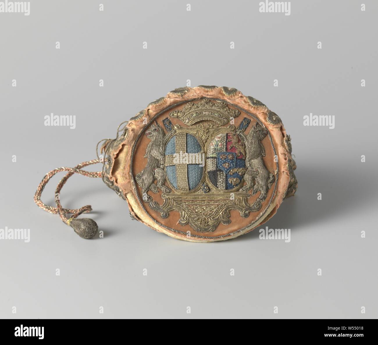 Salmon colored velvet hi-res stock photography and images - Alamy