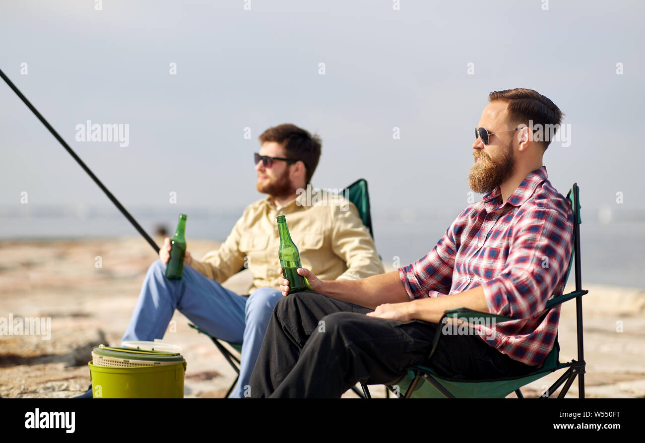 Fish drinking beer hi-res stock photography and images - Alamy