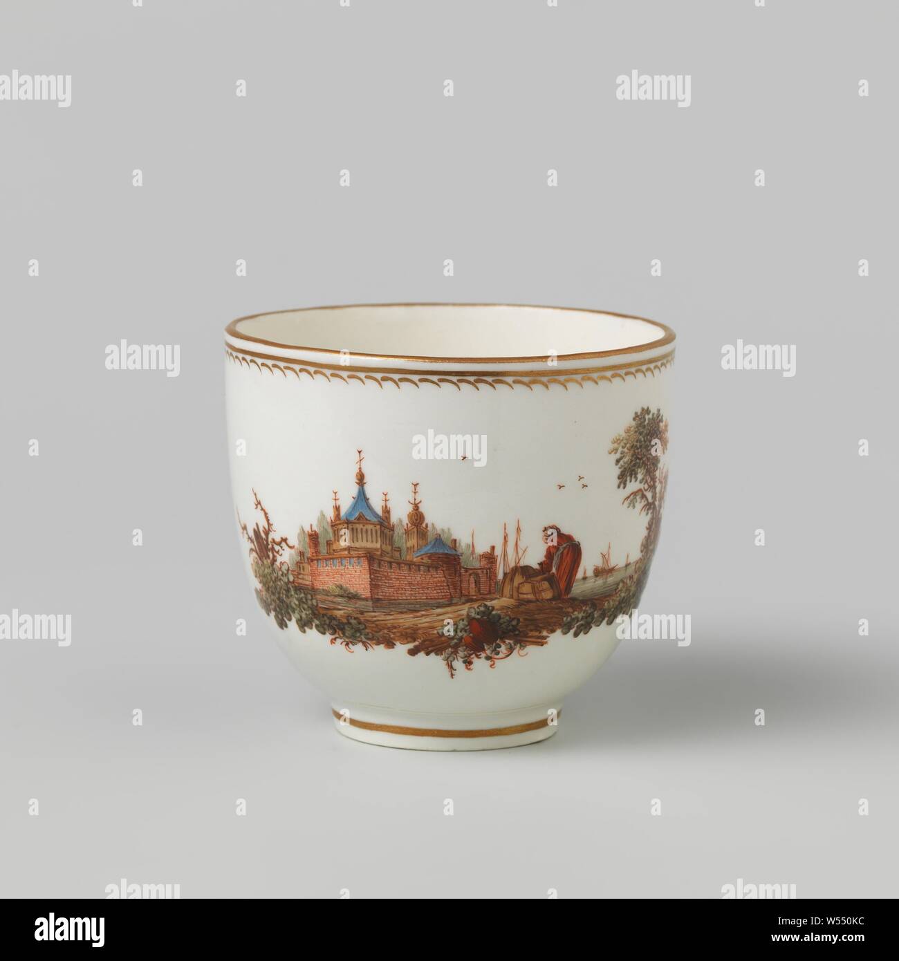 Porcelain castle hi-res stock photography and images - Alamy