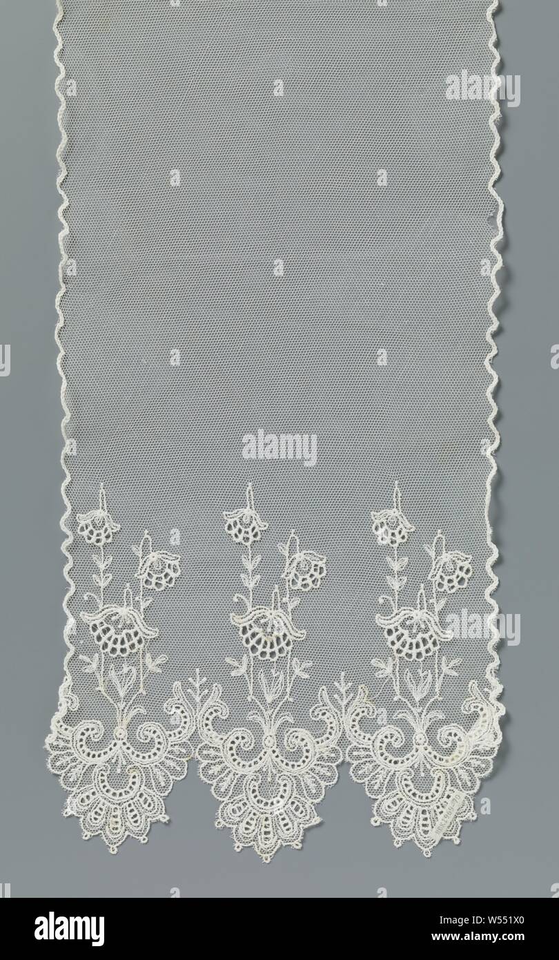 Regular scalloped edge hi-res stock photography and images - Alamy