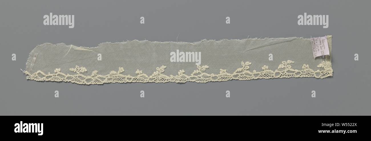 Machine-side strip with needle-shaped rococo edge, Natural-colored ...
