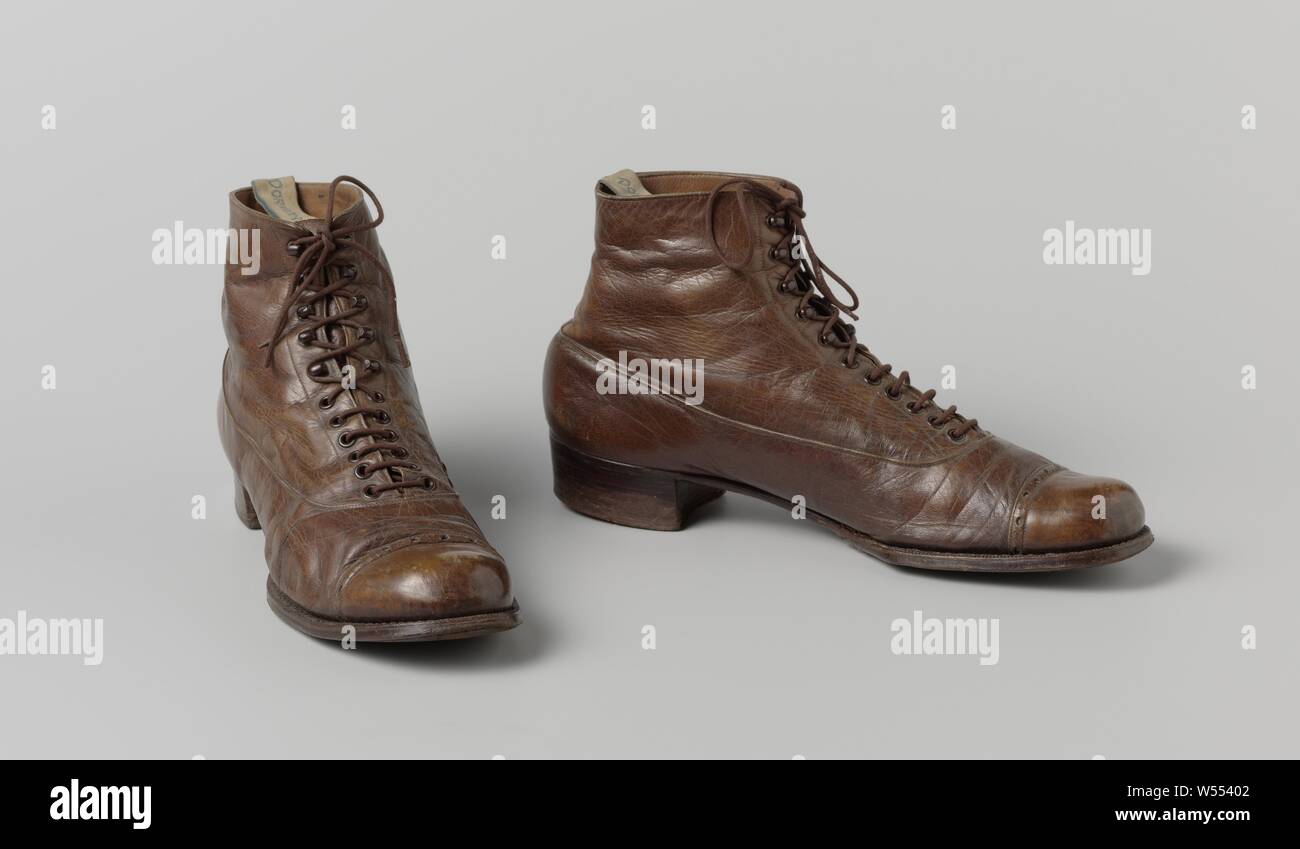 Boot wrap hi-res stock photography and images - Alamy