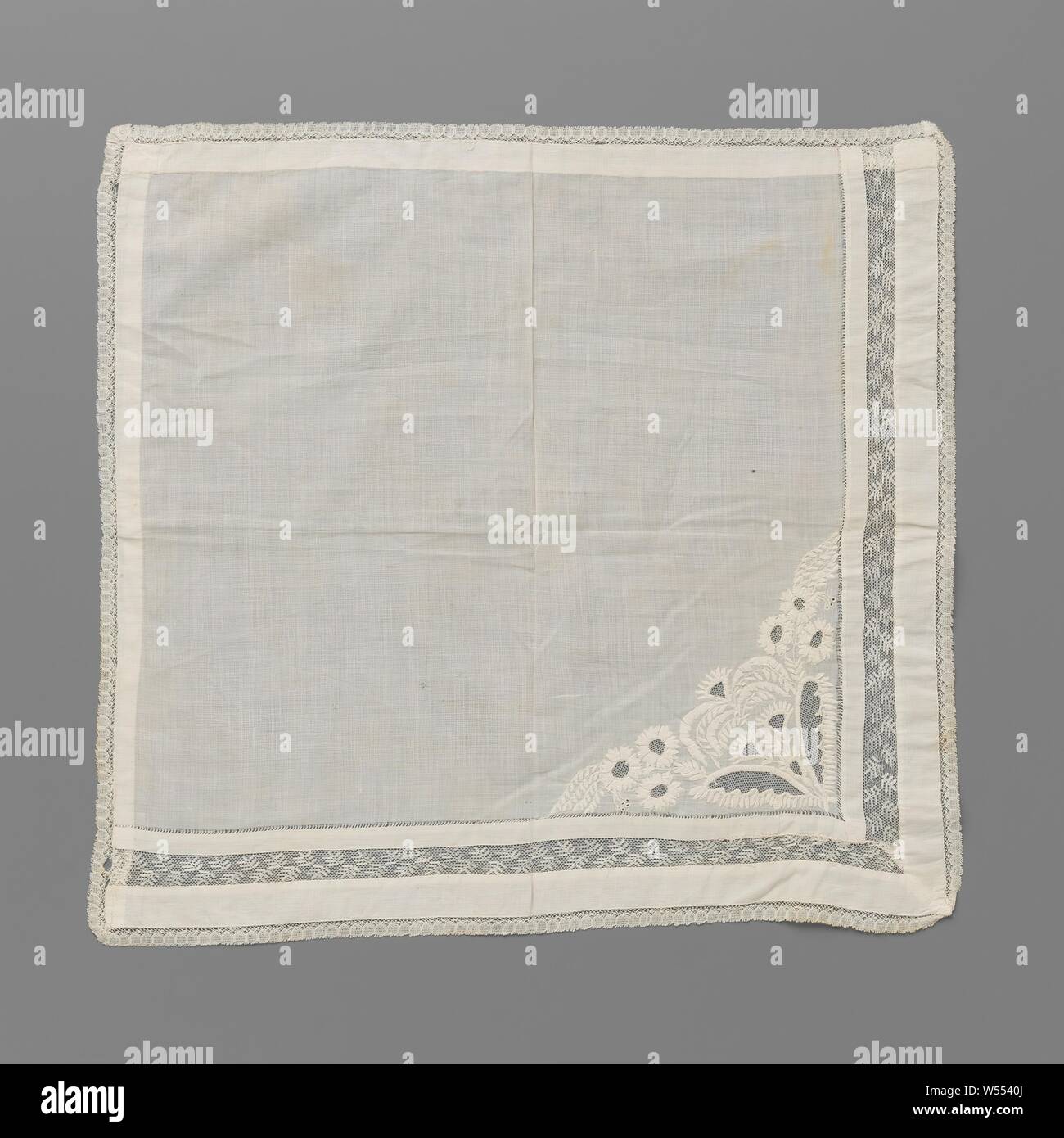 Two openwork leaves hi-res stock photography and images - Alamy