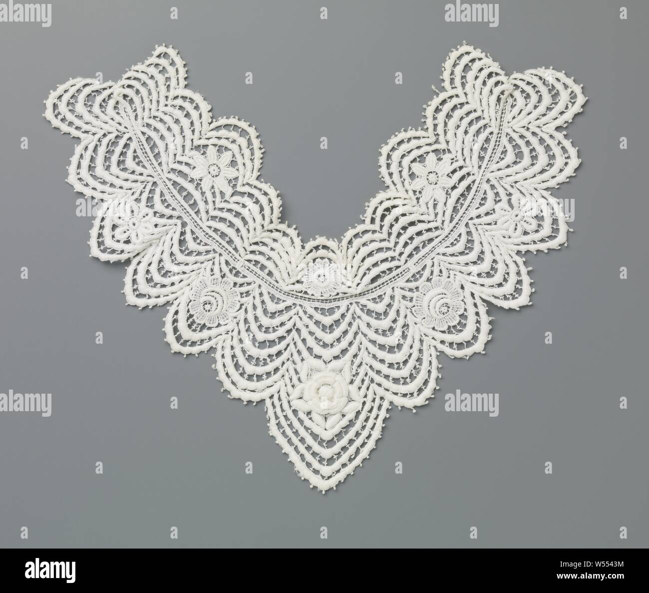 Semi circular shells hi-res stock photography and images - Alamy