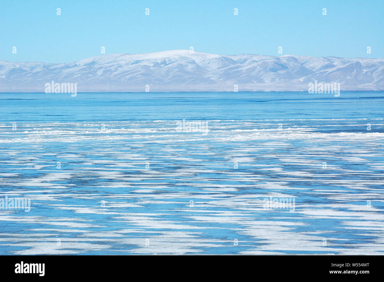 --FILE--Scenery of the Qinghai Lake, China's largest inland saltwater ...