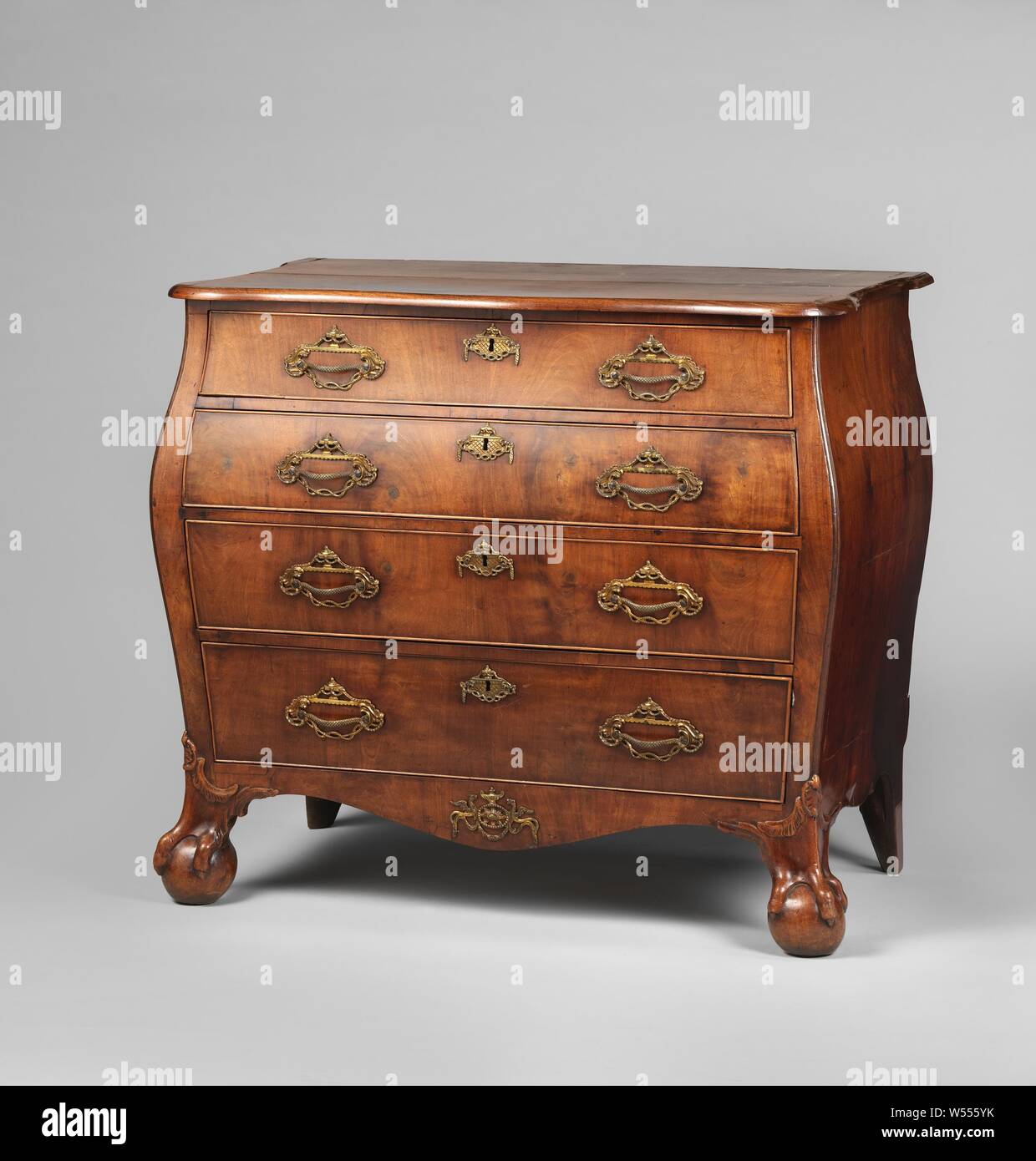 Oak commode glued hi-res stock photography and images - Alamy