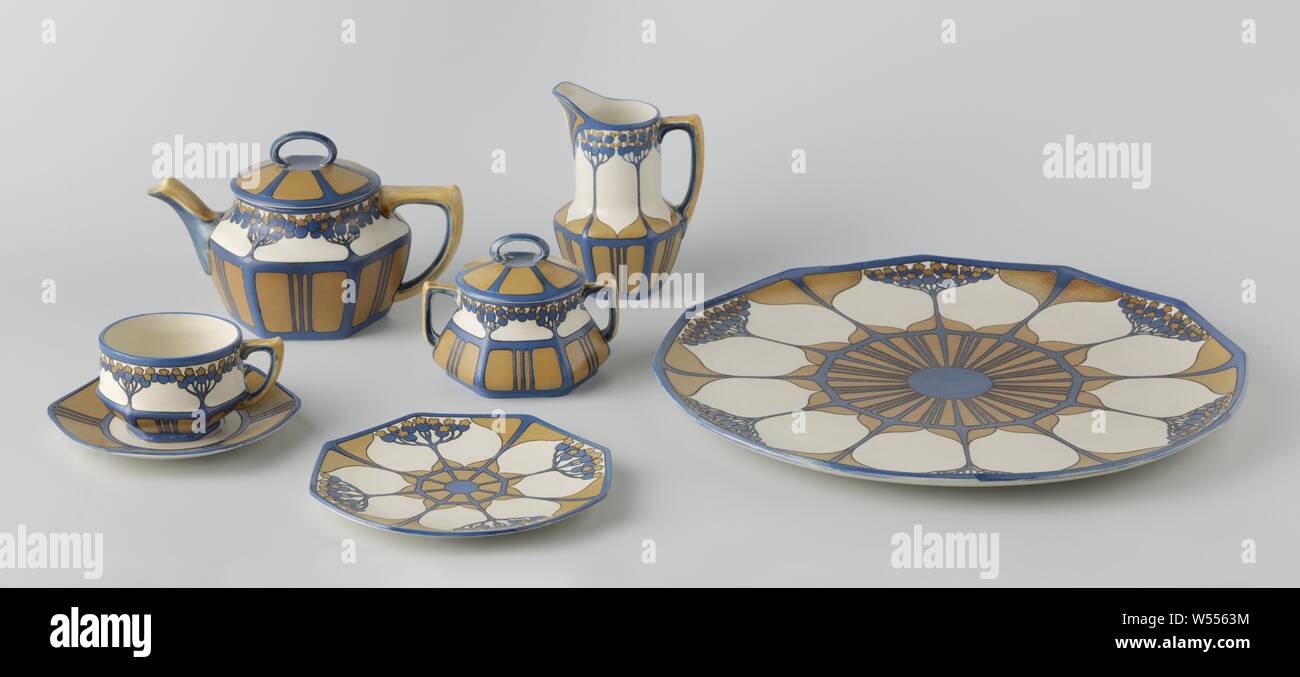 Chromolith stoneware tea set hi-res stock photography and images - Alamy