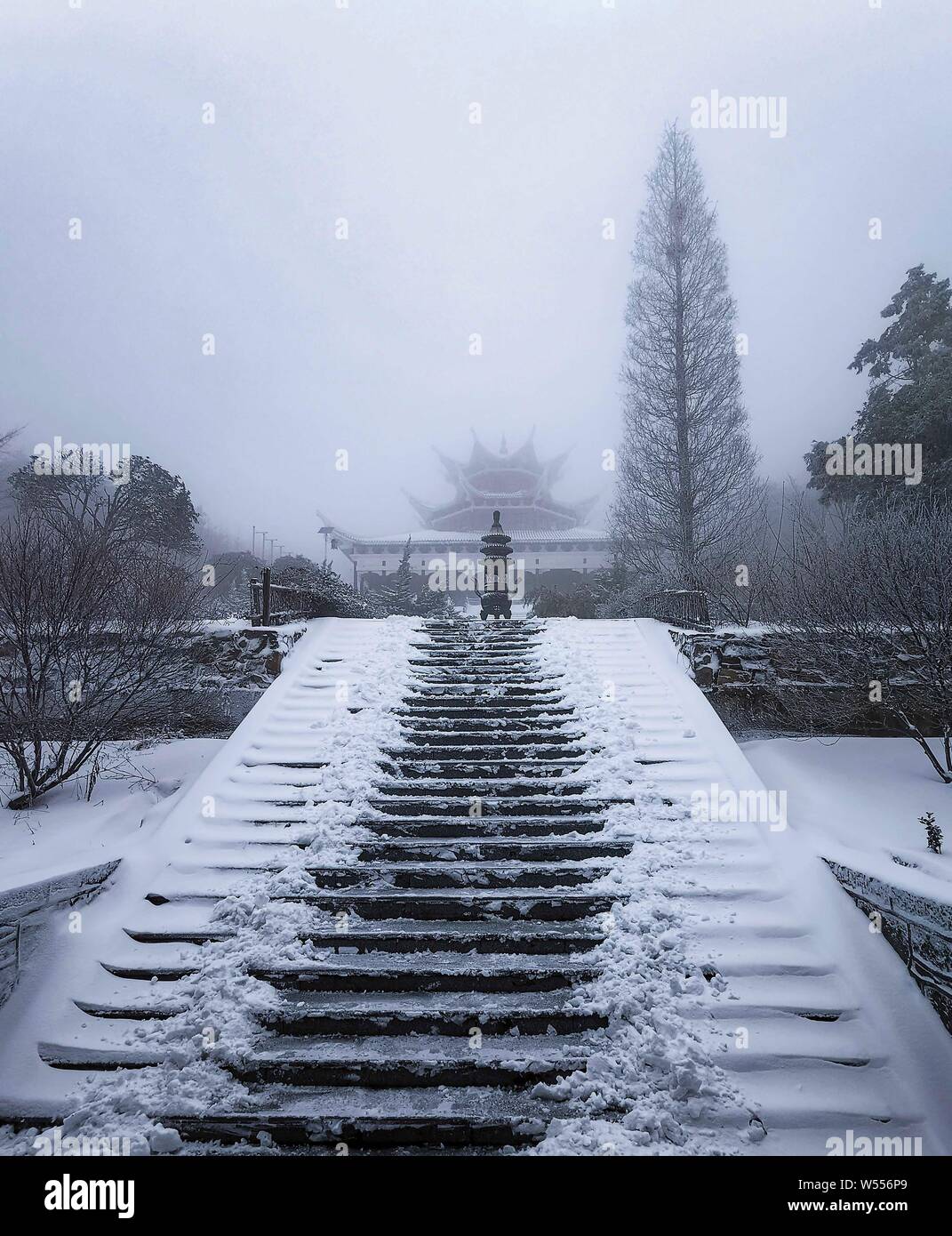 Landscape of the rime-covered Tiantai Temple featuring the scenes of ...
