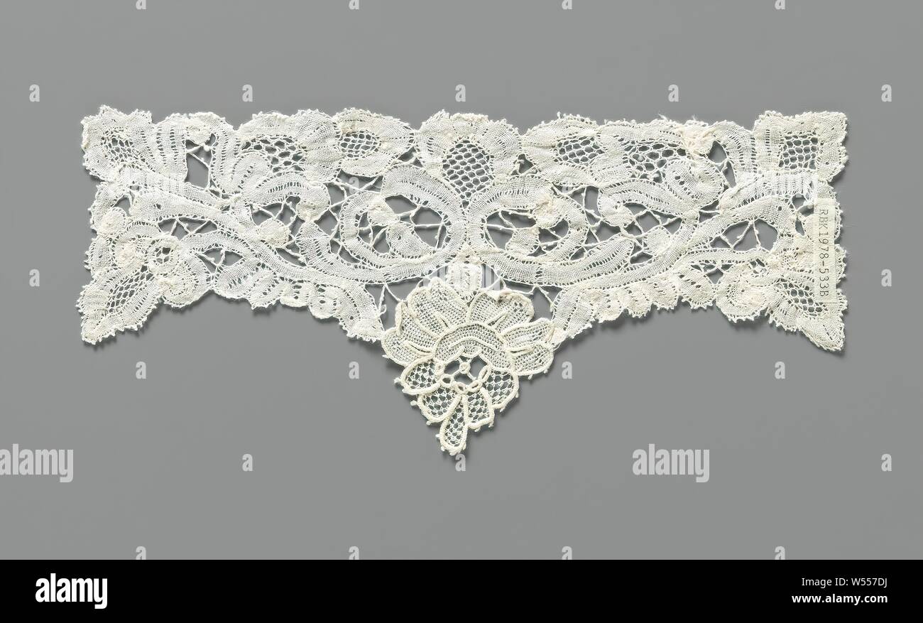 Festooned circle hi-res stock photography and images - Alamy