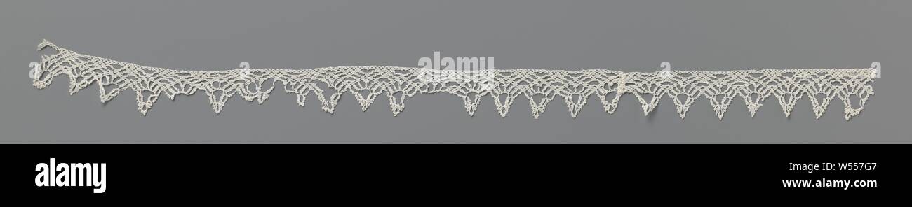 Elongated triangular scallops hi-res stock photography and images - Alamy