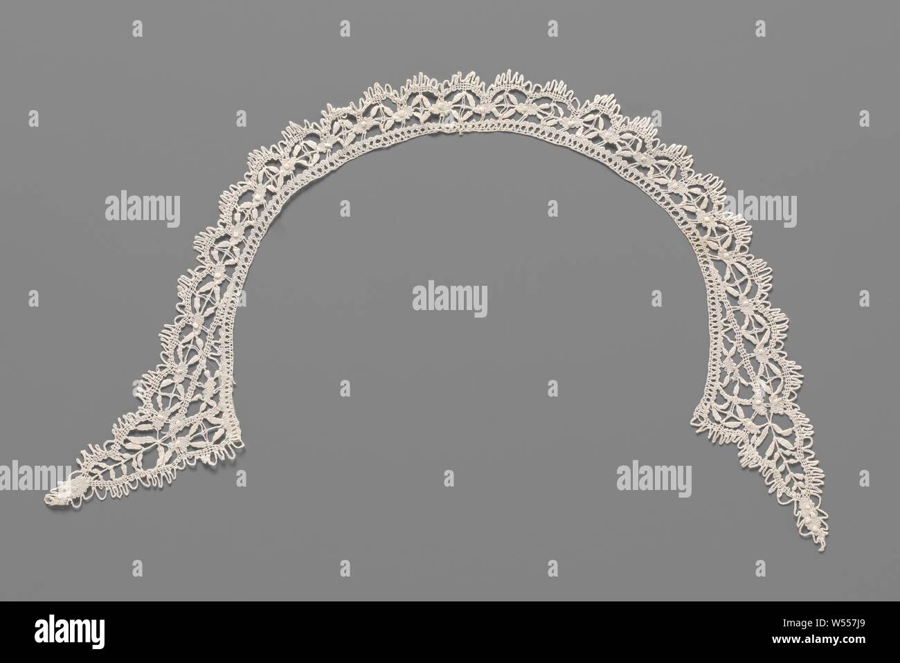 Curved loops hi-res stock photography and images - Alamy