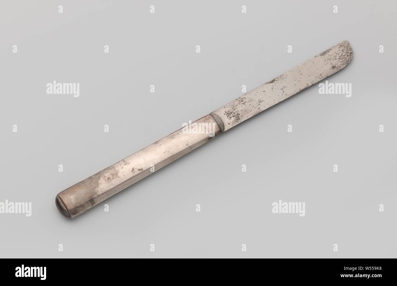 Wide extension handle hi-res stock photography and images - Alamy