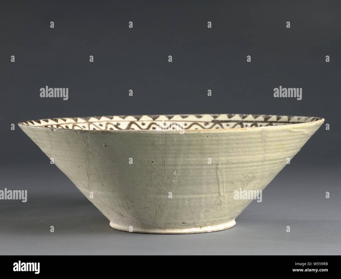 Black engobe hi-res stock photography and images - Alamy