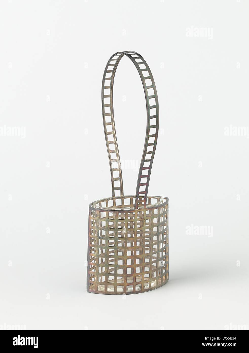 Straight walled basket hi-res stock photography and images - Alamy