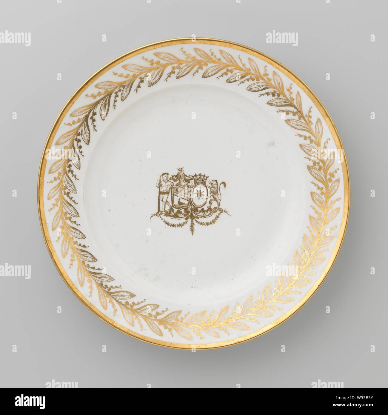 Porcelain weapon porcelain hi-res stock photography and images - Alamy