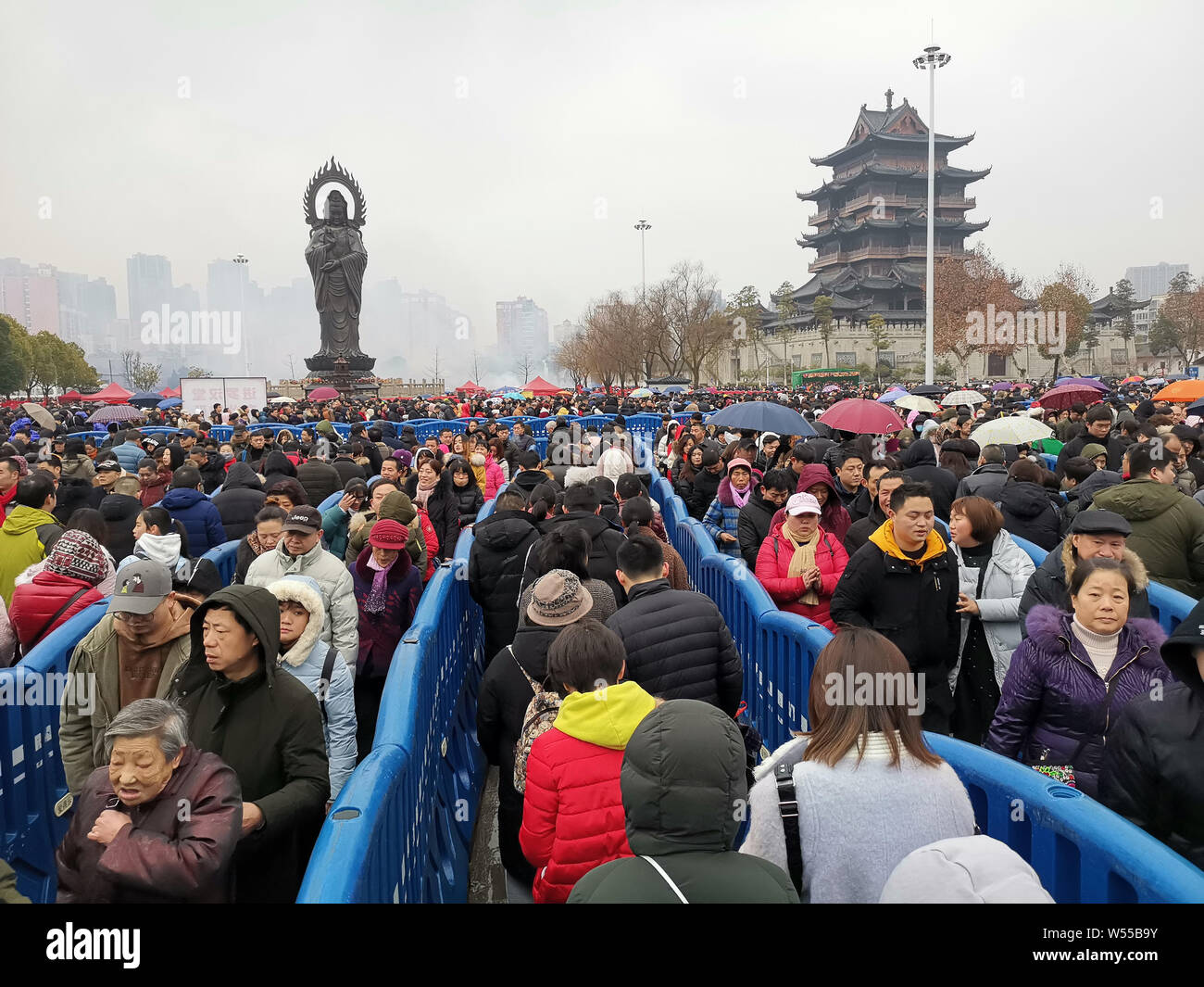 Guiyuan temple hi-res stock photography and images - Alamy
