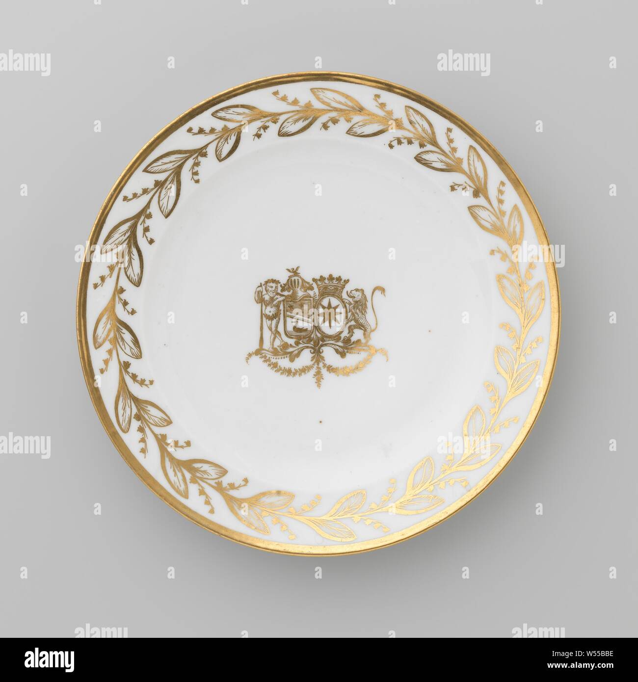 Porcelain weapon porcelain hi-res stock photography and images - Alamy