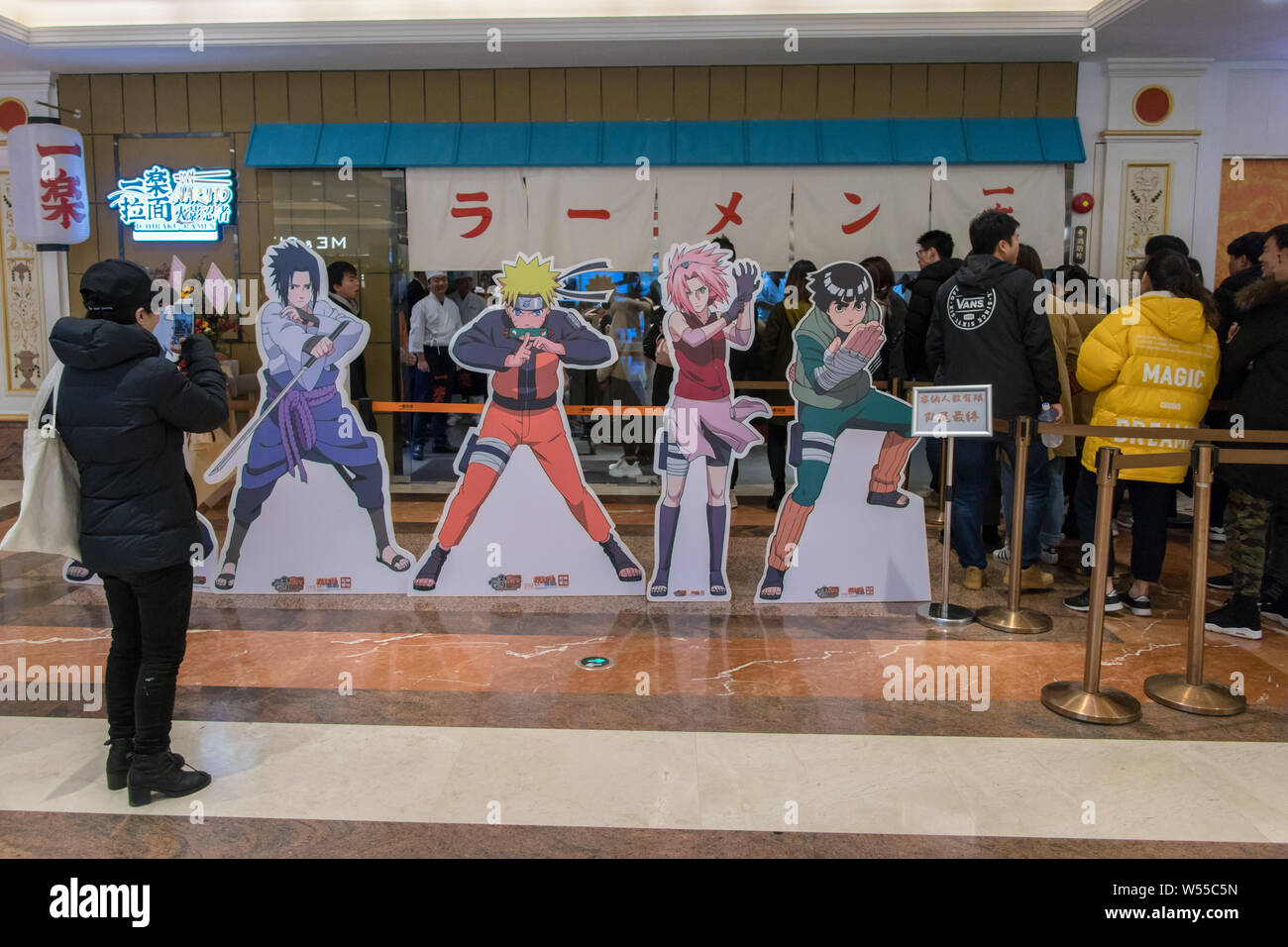 Chinese customers and manga fans queue up in the world's first licensed ...