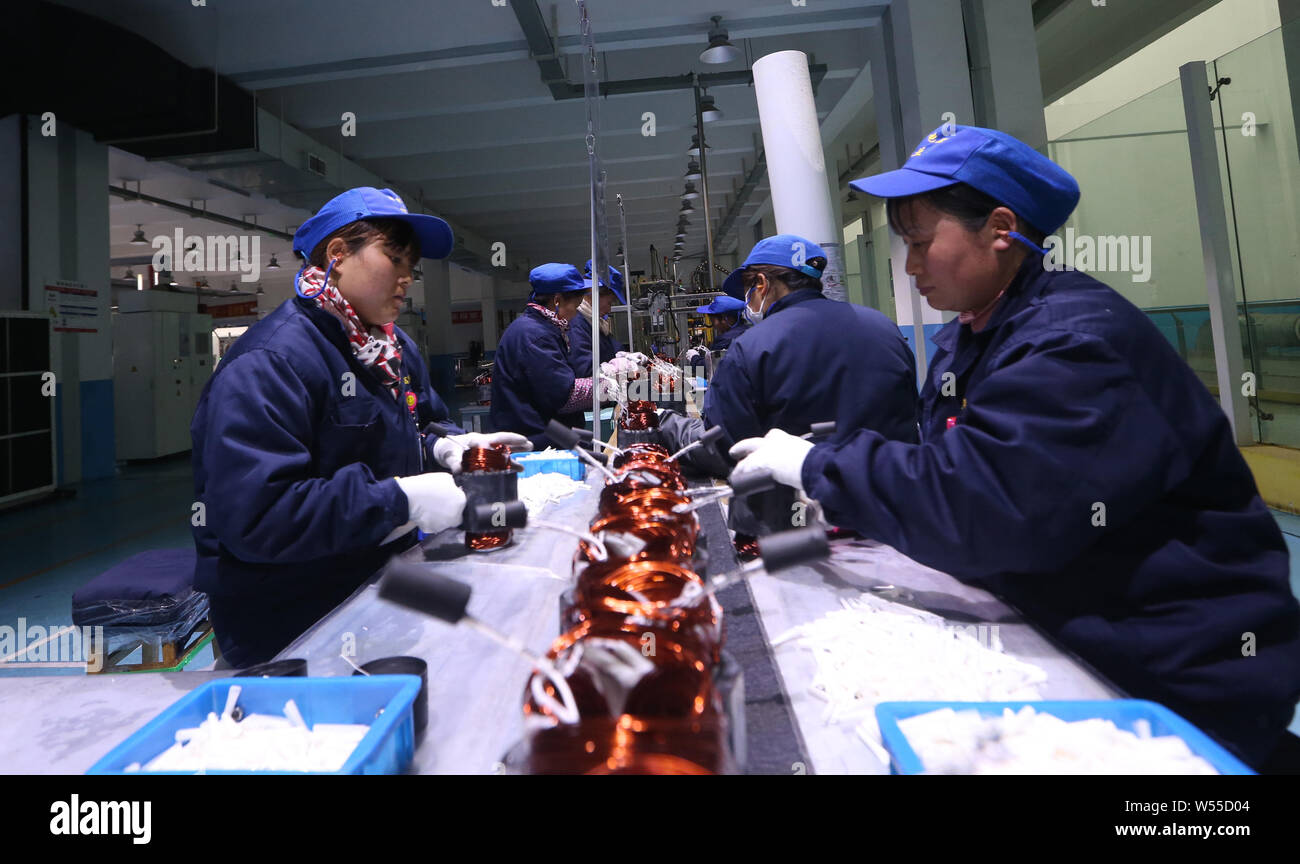 Production and manufacturi hi-res stock photography and images - Alamy
