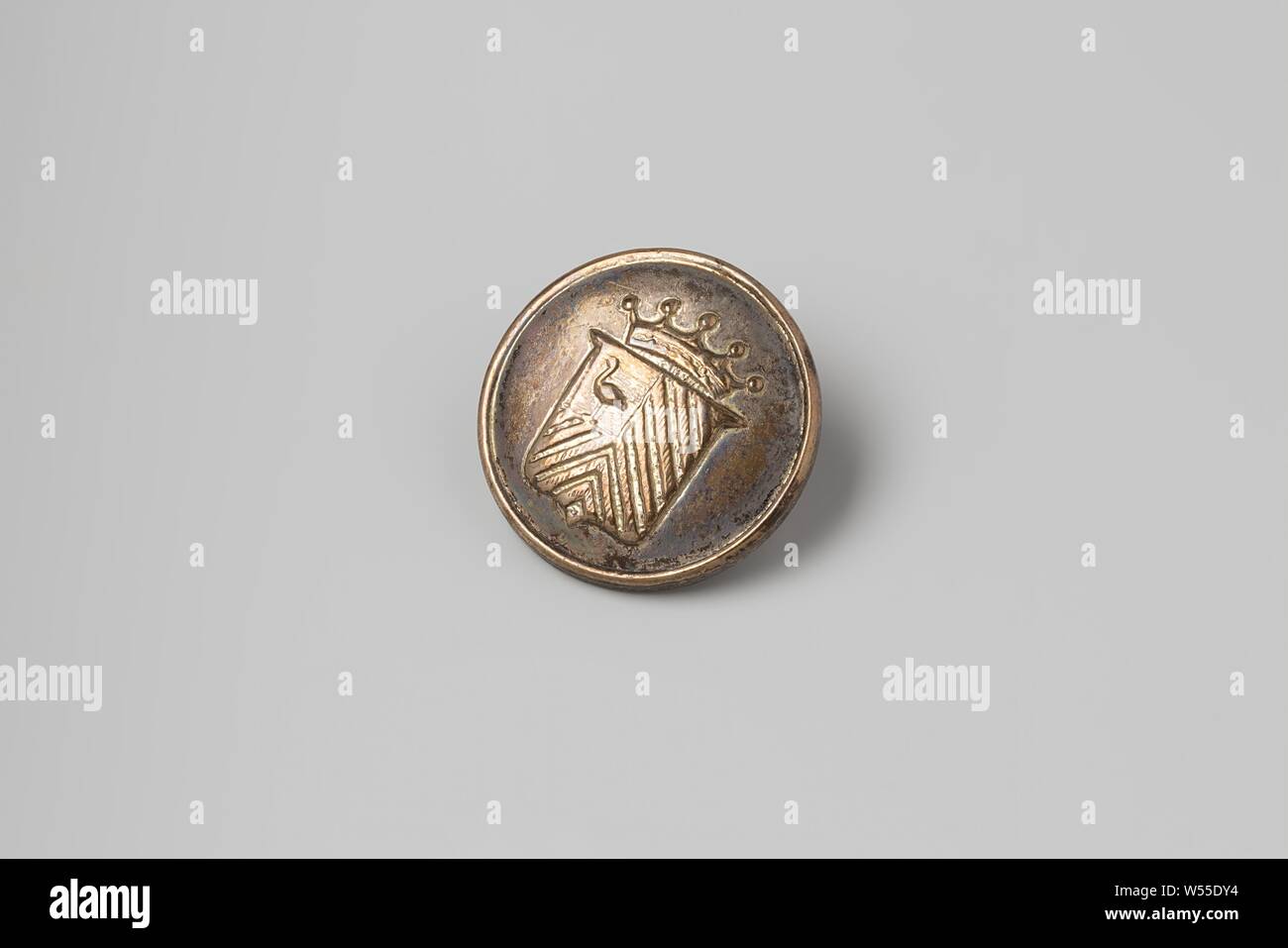 White gold livery hi-res stock photography and images - Alamy