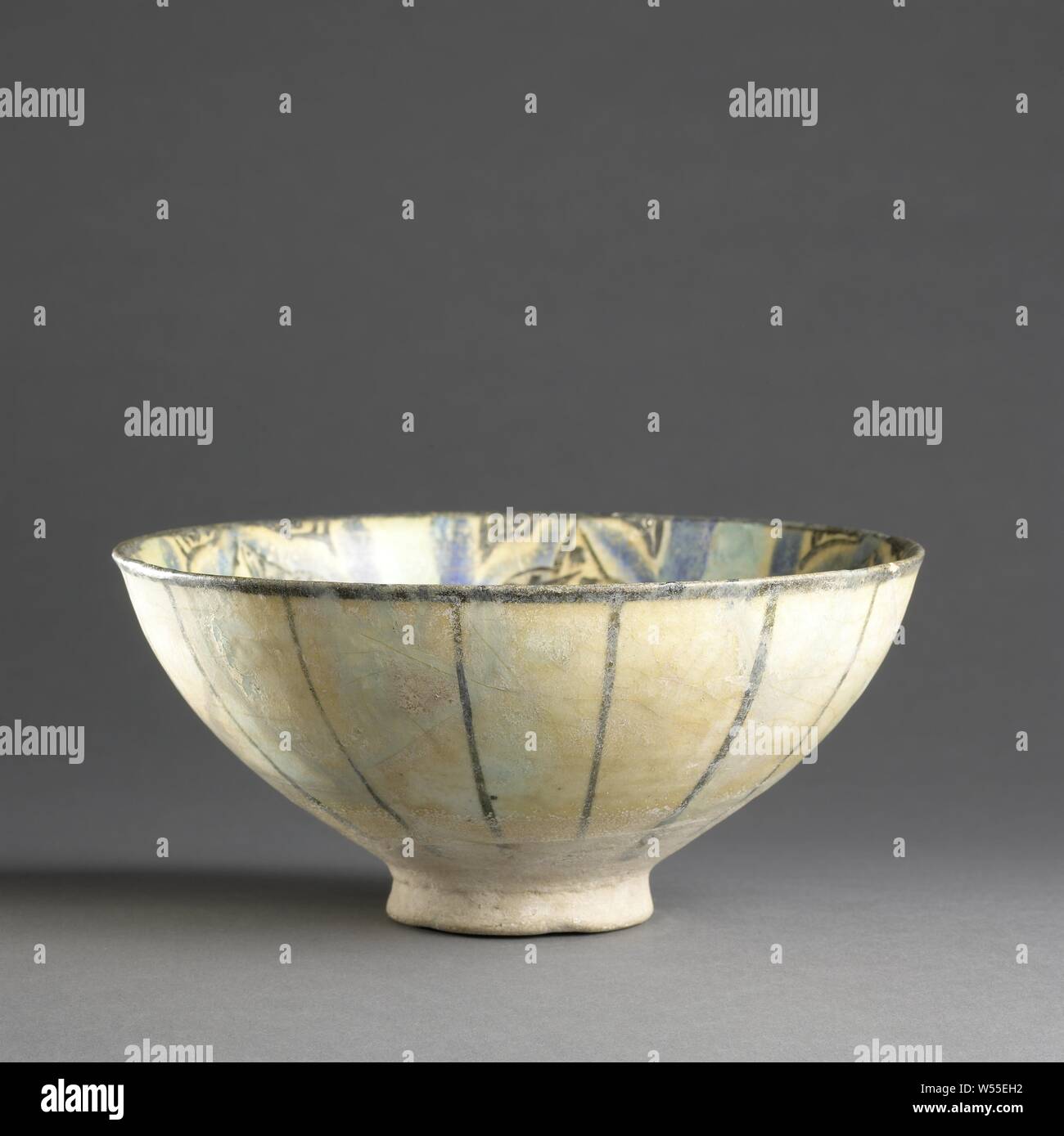 Leaf shaped compartments hi-res stock photography and images - Alamy