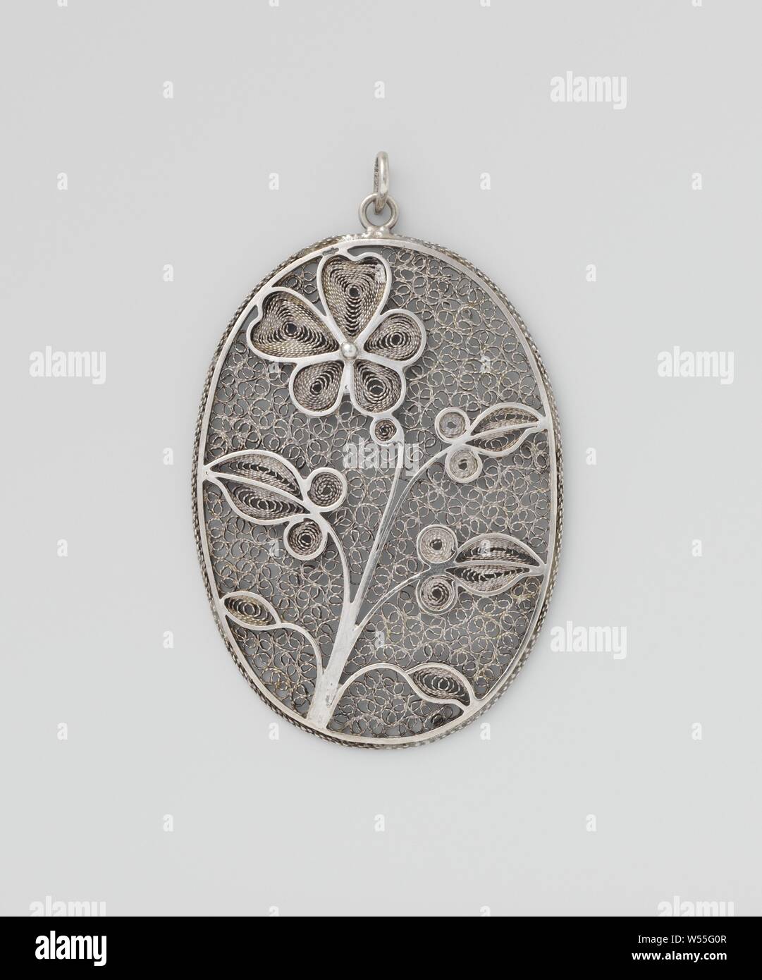 Black and white filigree pendant hi-res stock photography and images ...