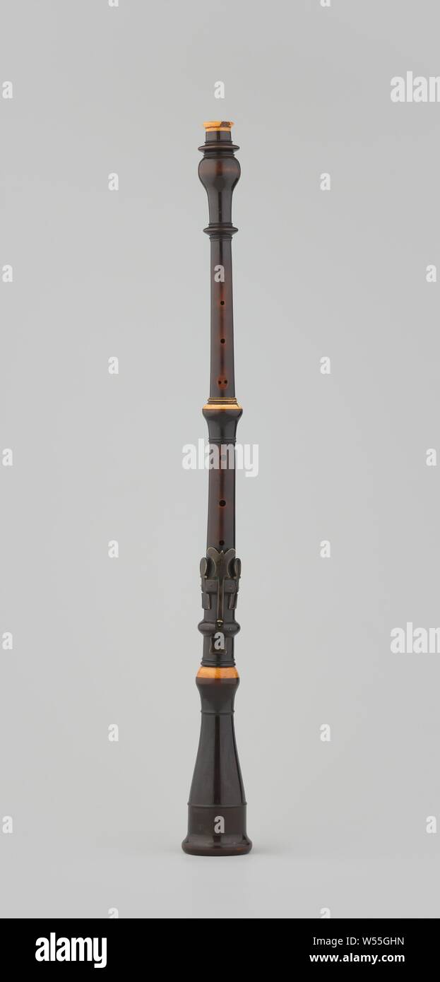 Oboe, Oboe with three brass valves. Classic model (No. 15)., Johann August Crone (mentioned on ...