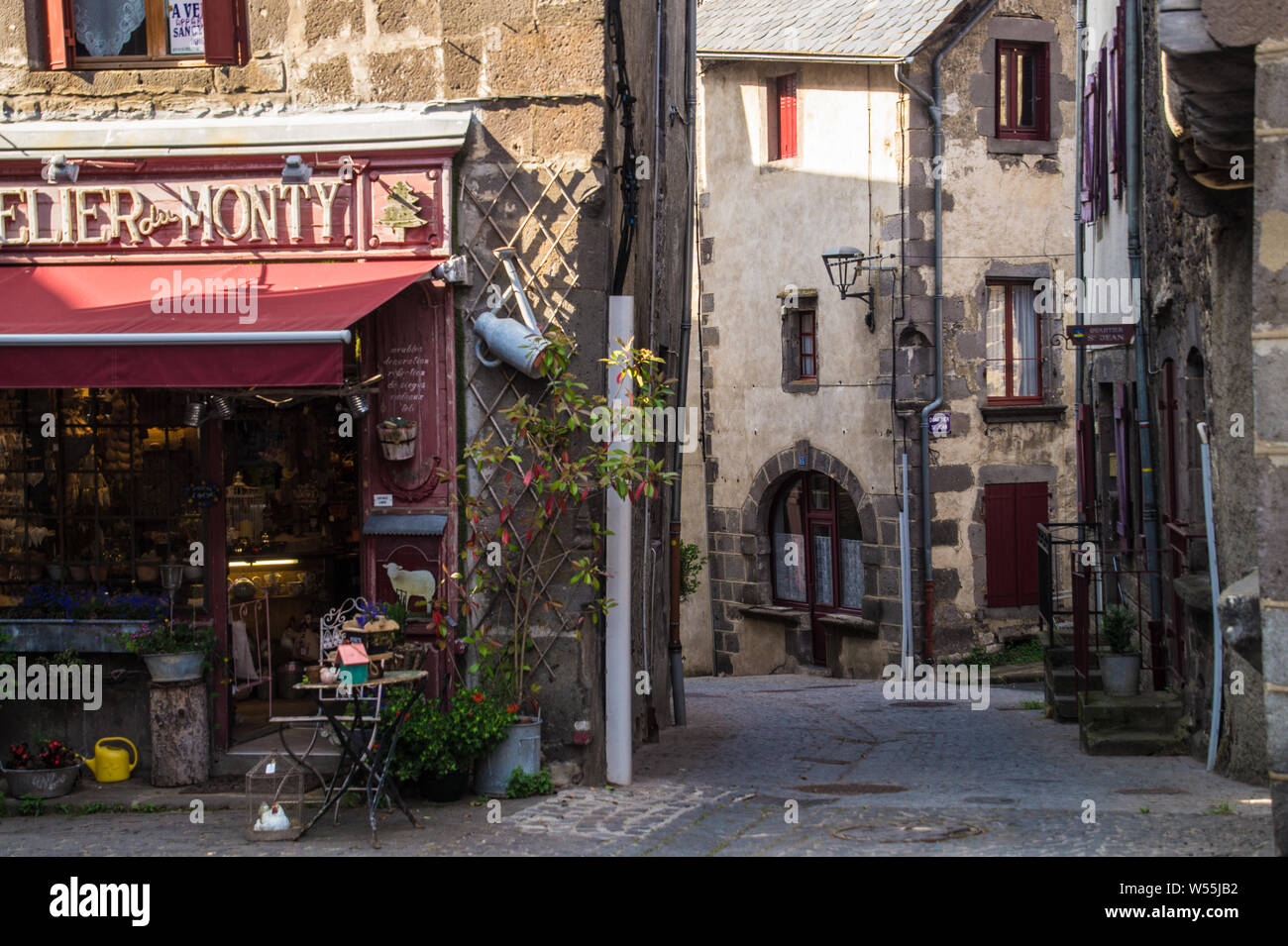 Besse en chandesse hi-res stock photography and images - Alamy