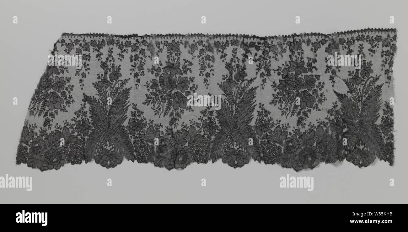 Black lace trimmed thread hi-res stock photography and images - Alamy