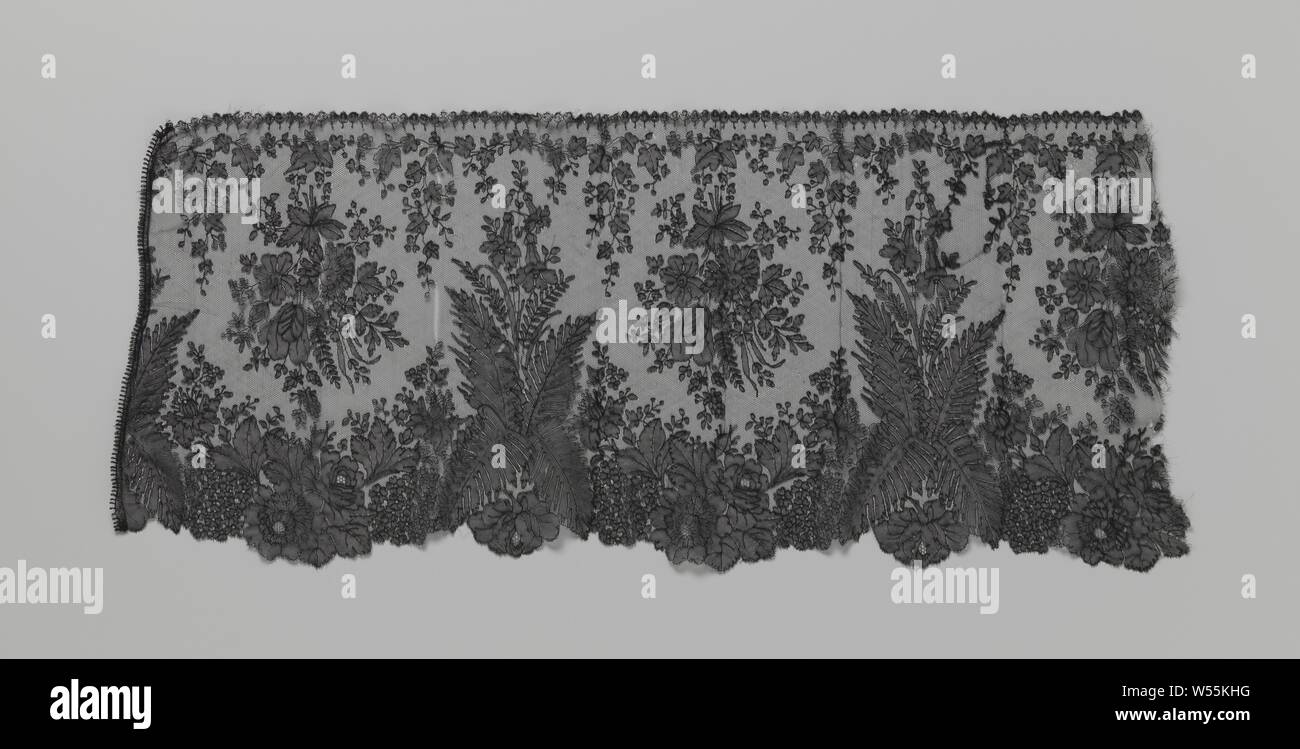 Black lace trimmed thread hi-res stock photography and images - Alamy