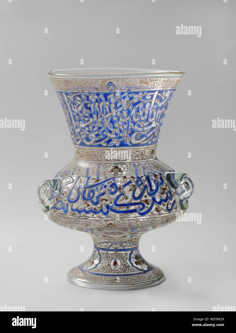 Medallions blue mosque hi-res stock photography and images - Alamy