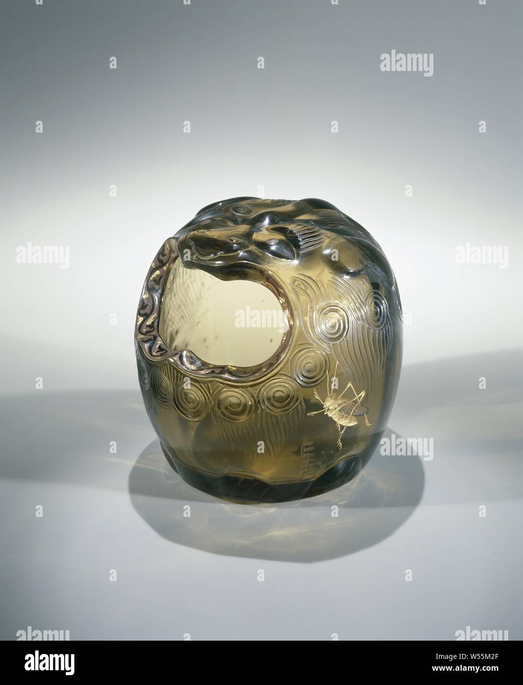 Vase (Tête de monstre japonais), Vase of smoke-colored and brown glass ...