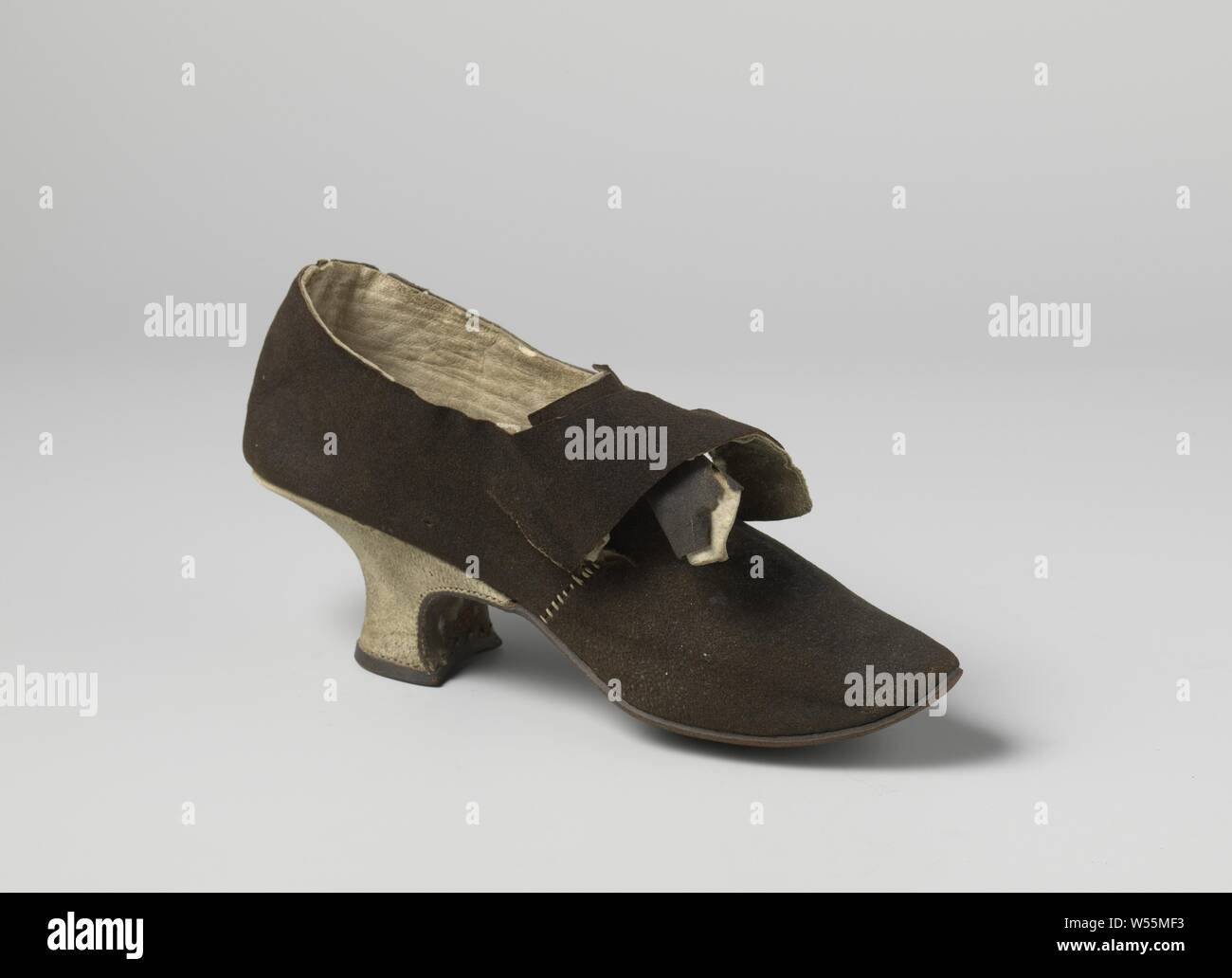 Black and white goat hi-res stock photography and images - Alamy