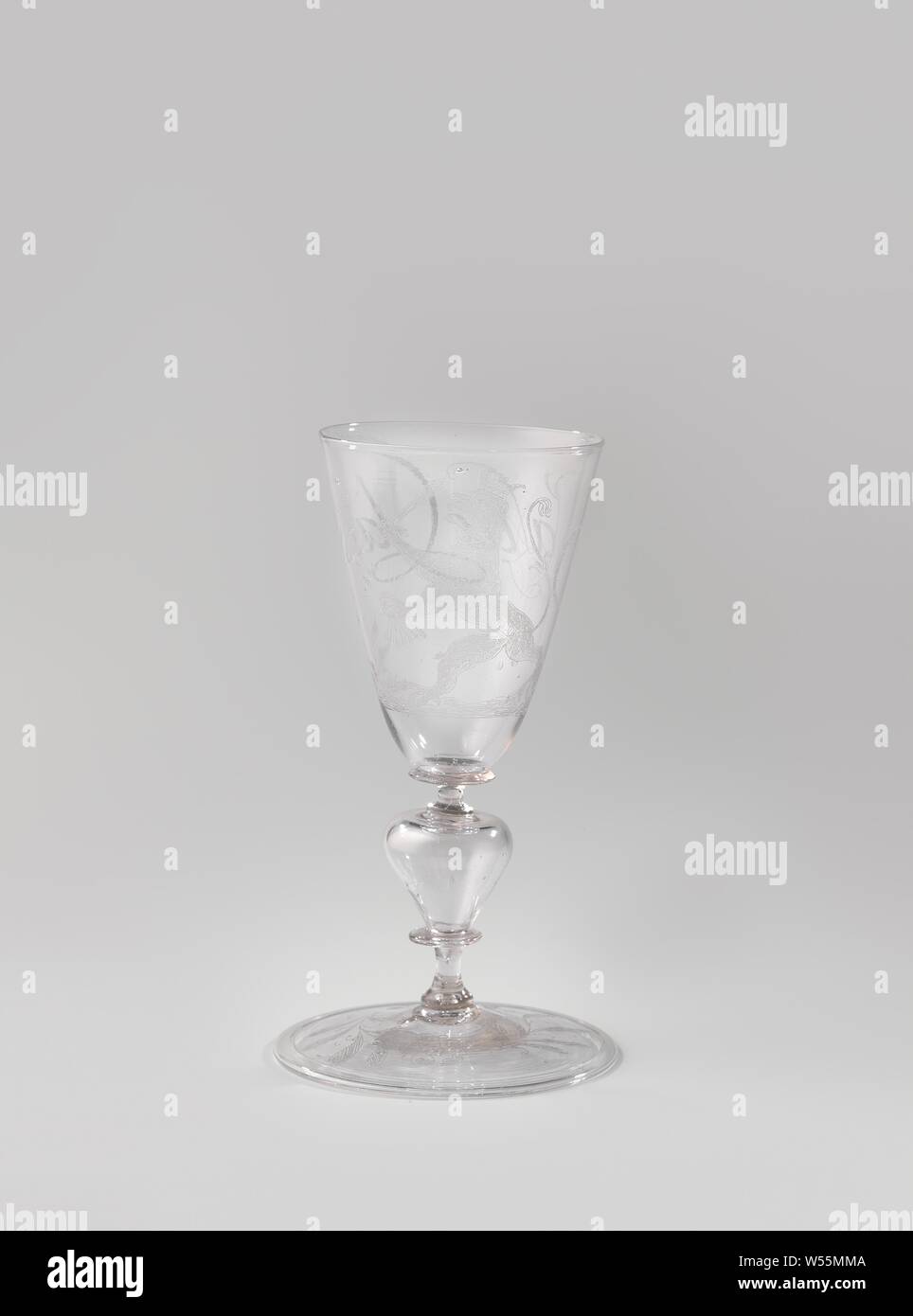 Rim well base hi-res stock photography and images - Alamy