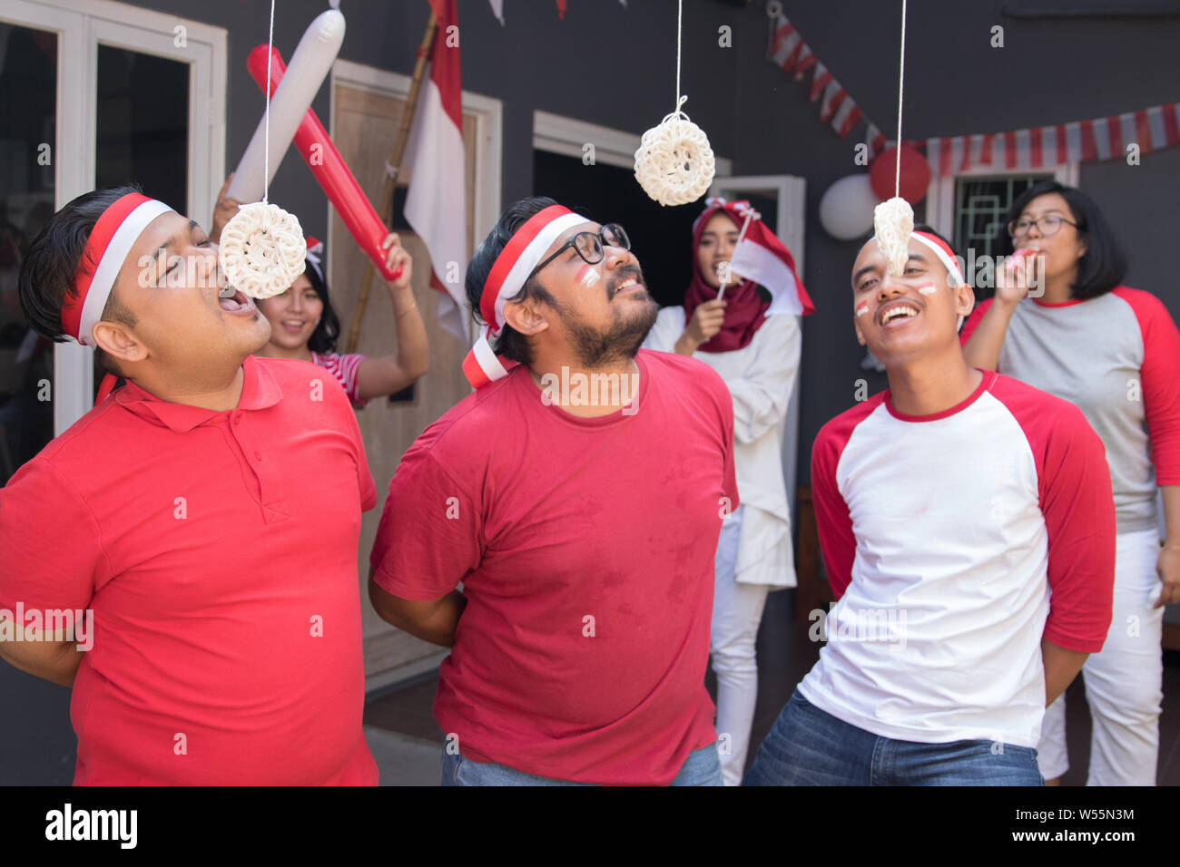 indonesia crackers eating competition Stock Photo - Alamy indonesia crackers eating competition Stock Photo - Alamy