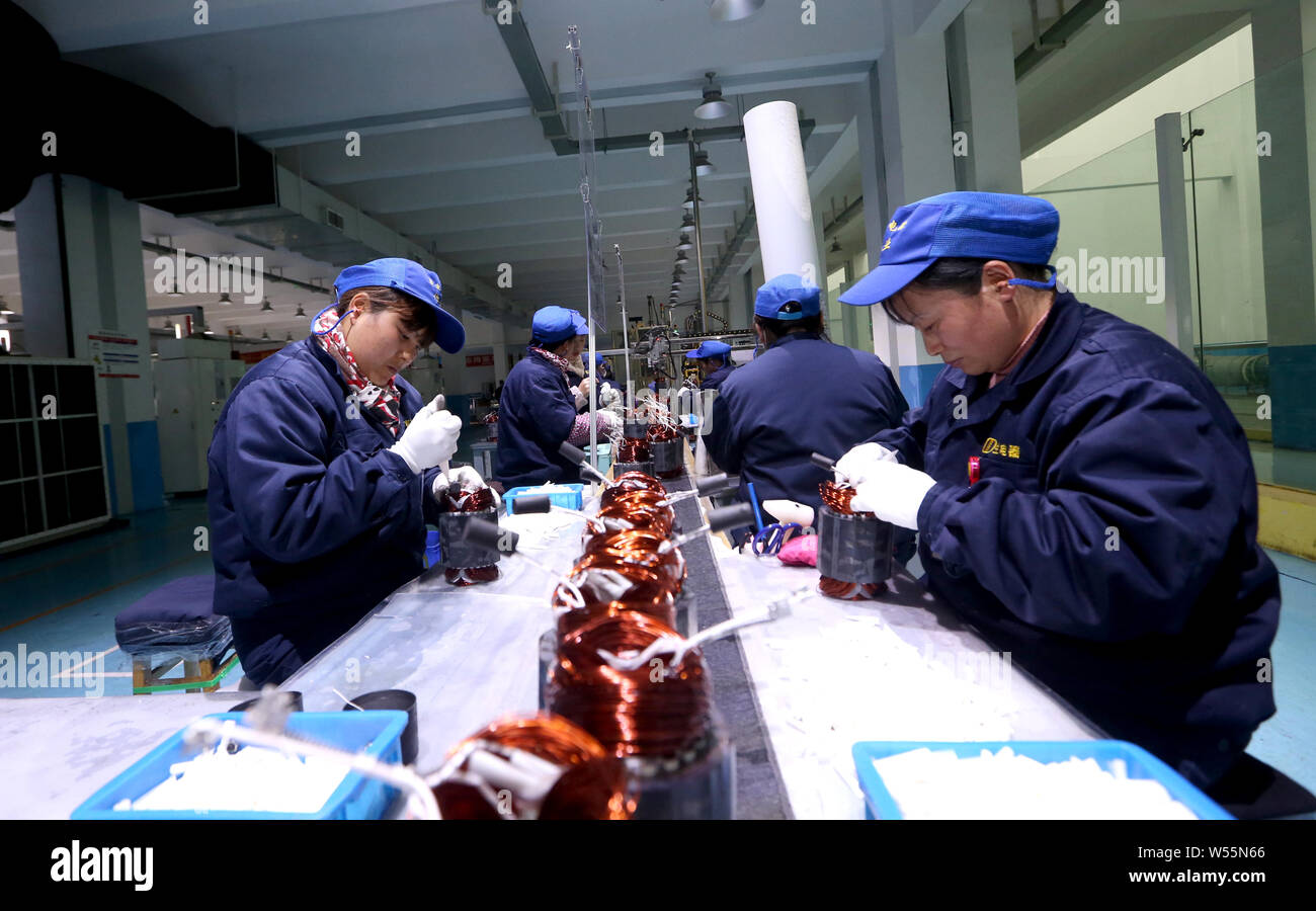 Production and manufacturi hi-res stock photography and images - Alamy