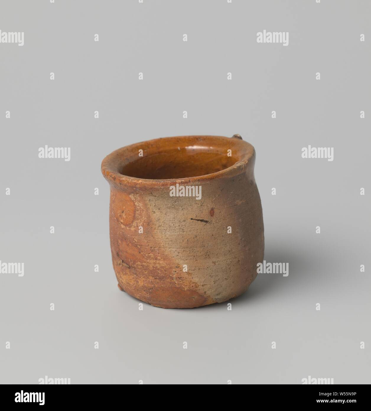 Fired red earthenware hi-res stock photography and images - Alamy