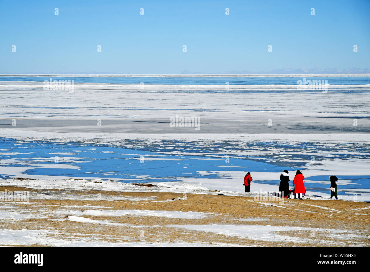 --FILE--Scenery of the Qinghai Lake, China's largest inland saltwater ...