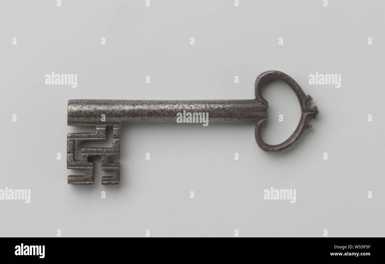 Pipe key whose bean-shaped eye is adorned at the top by three leaf-like ...