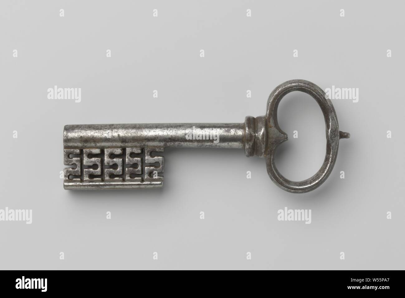 Pipe key, Pipe key with bean-shaped eye with a dot on it. The beard has ...
