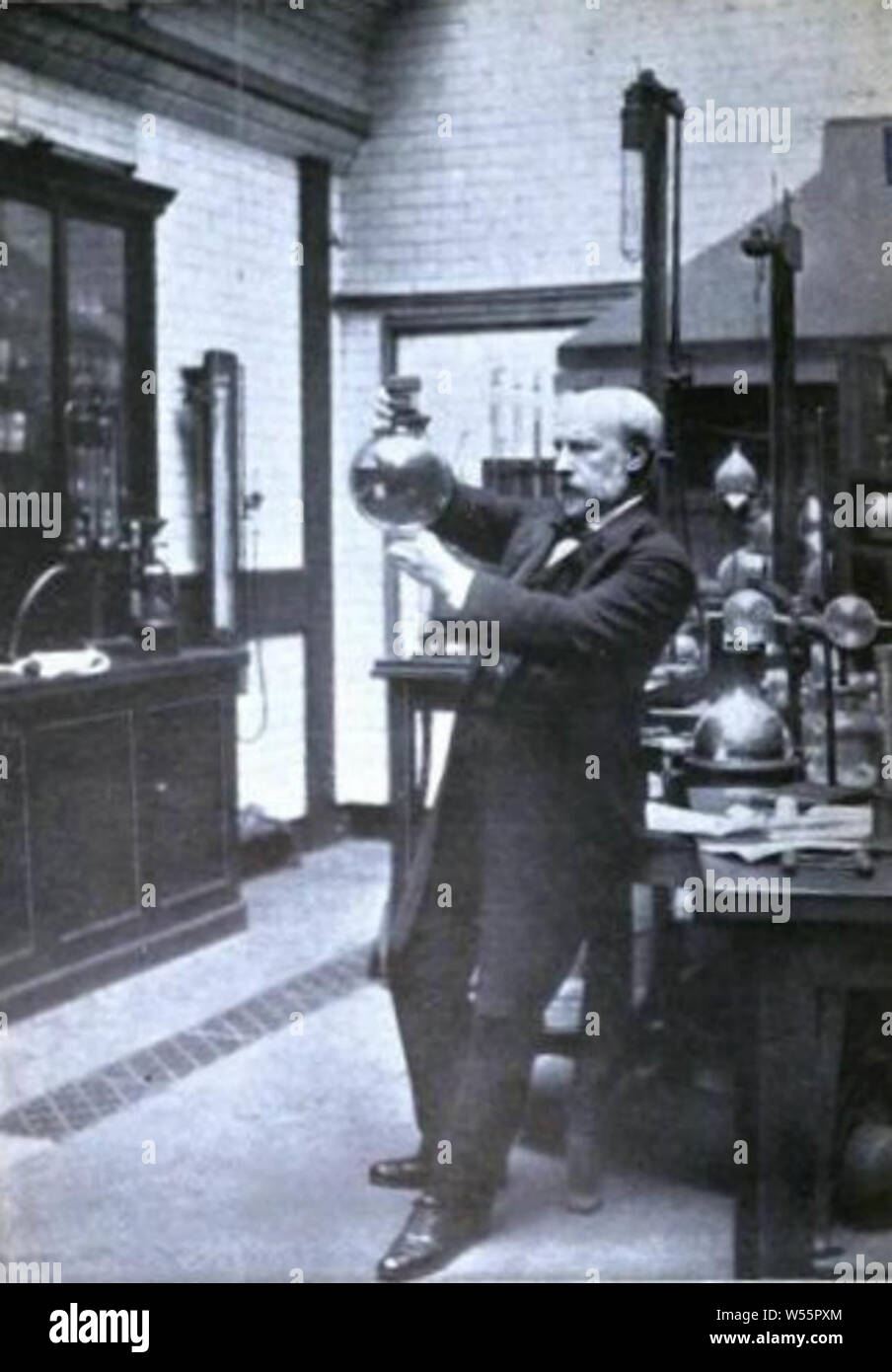 Cordite hi-res stock photography and images - Alamy