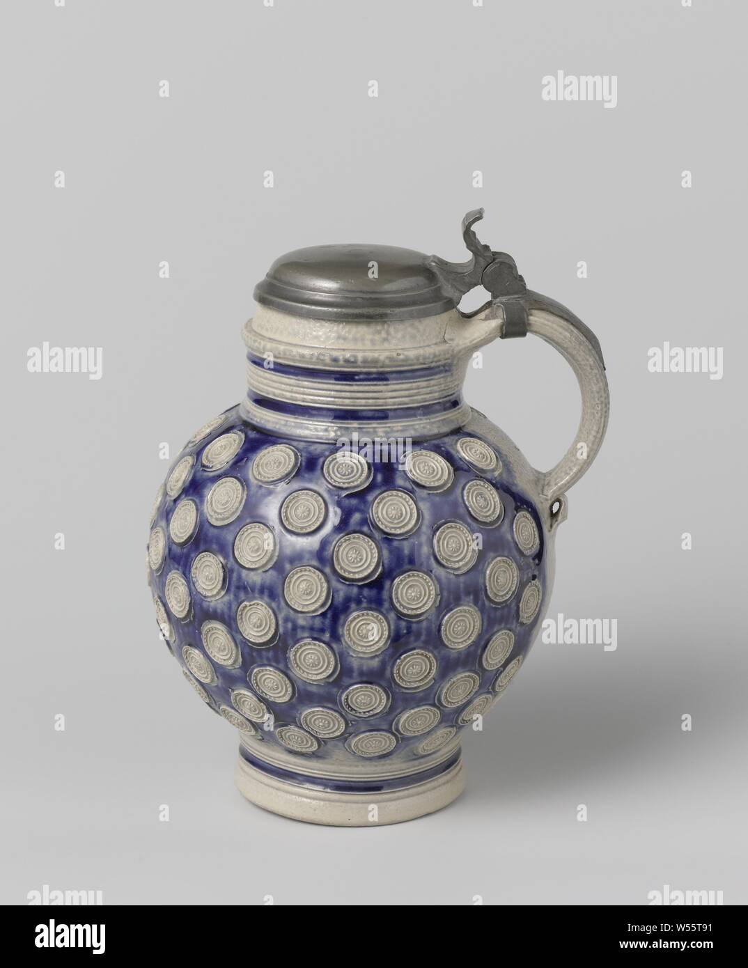 Short decorated tower hi-res stock photography and images - Alamy