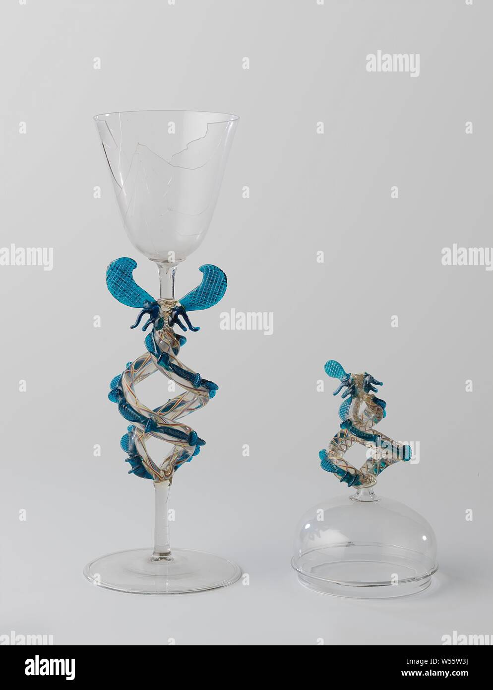 Spiraling snakes hi-res stock photography and images - Alamy