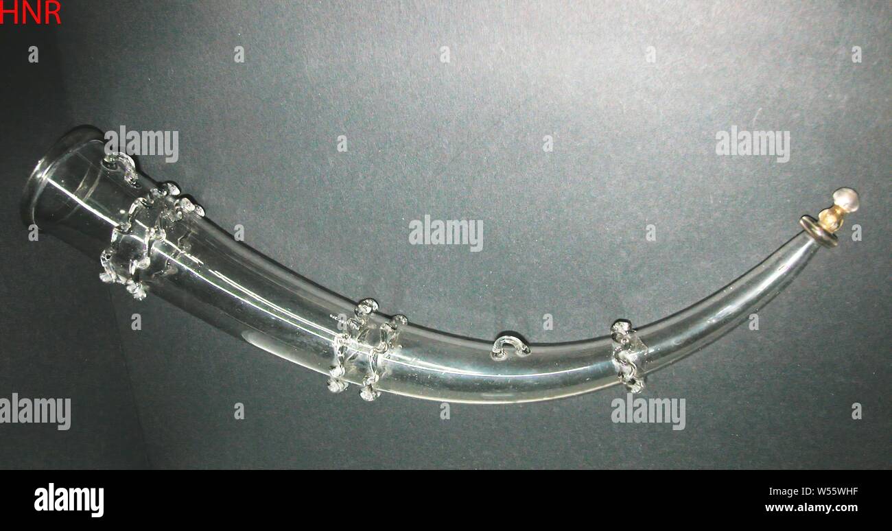 Single corrugated glass wire hi-res stock photography and images - Alamy