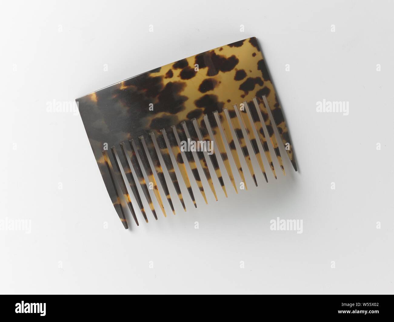 Turtle hair comb with undecorated rectangular smooth back, Turtle hair ...