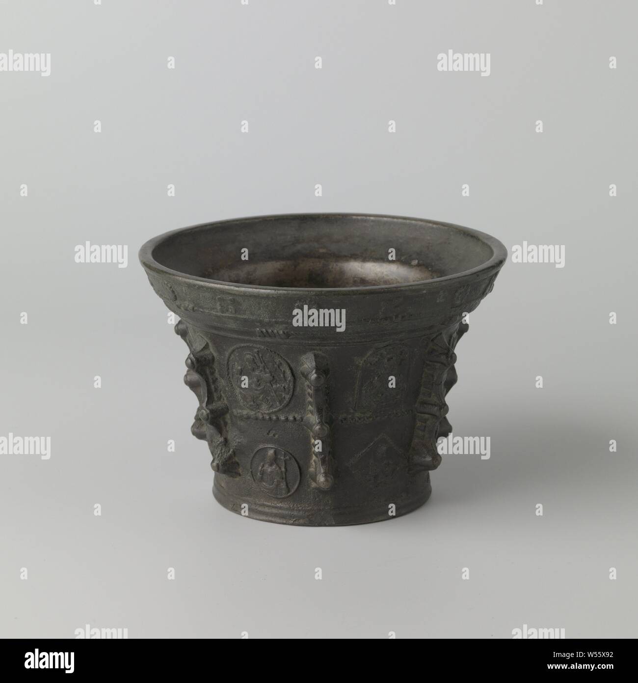 Seven protruding ribs adorned hi-res stock photography and images - Alamy