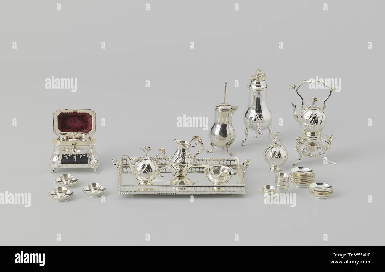 Tea caddy, Round tea caddy on a flared base. The lid is cylindrical and ...