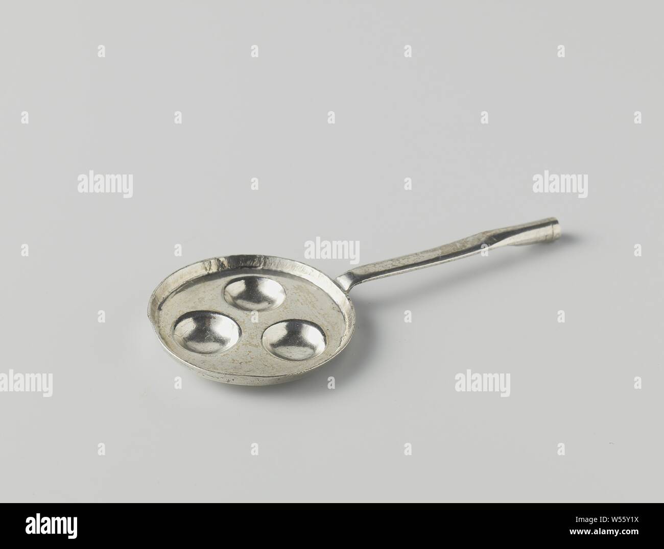 Even meat pan hi-res stock photography and images - Alamy