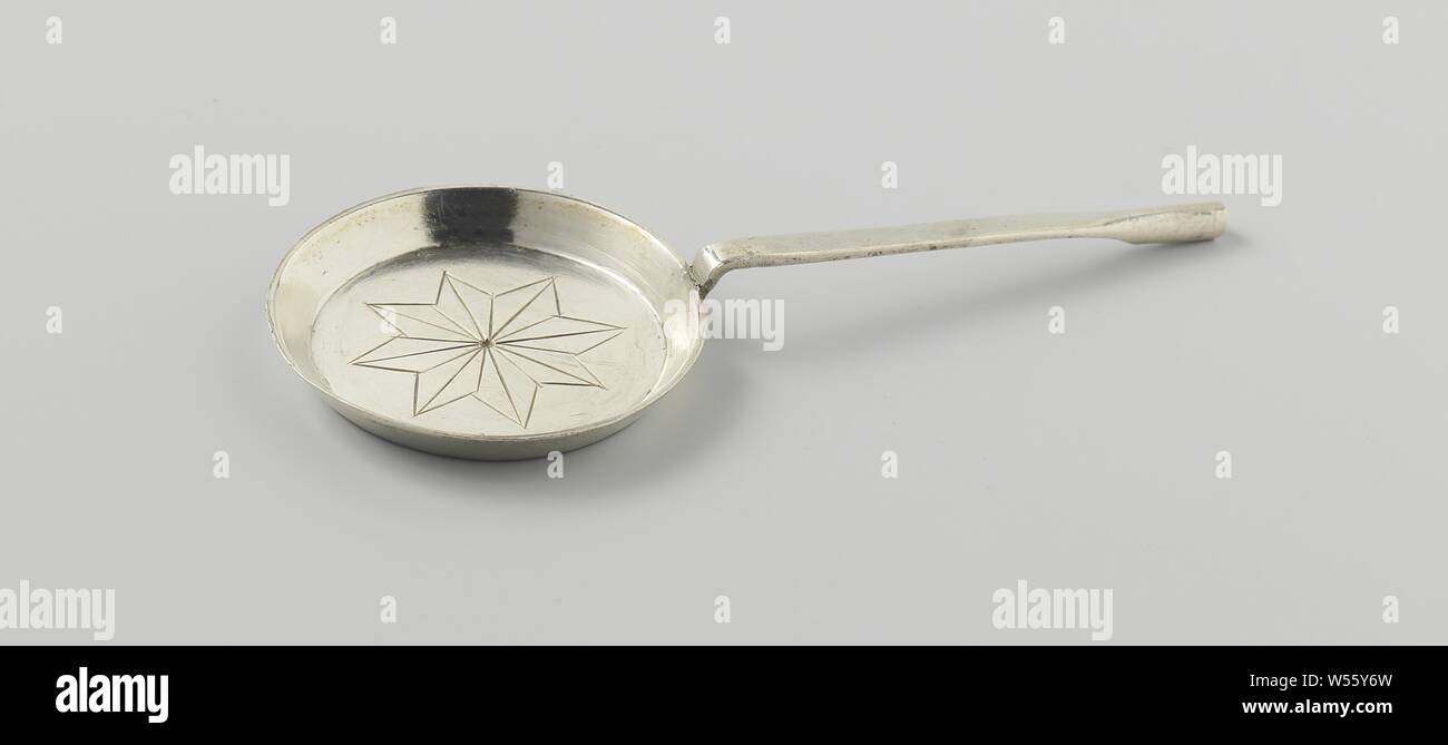 Pan bottom hi-res stock photography and images - Alamy